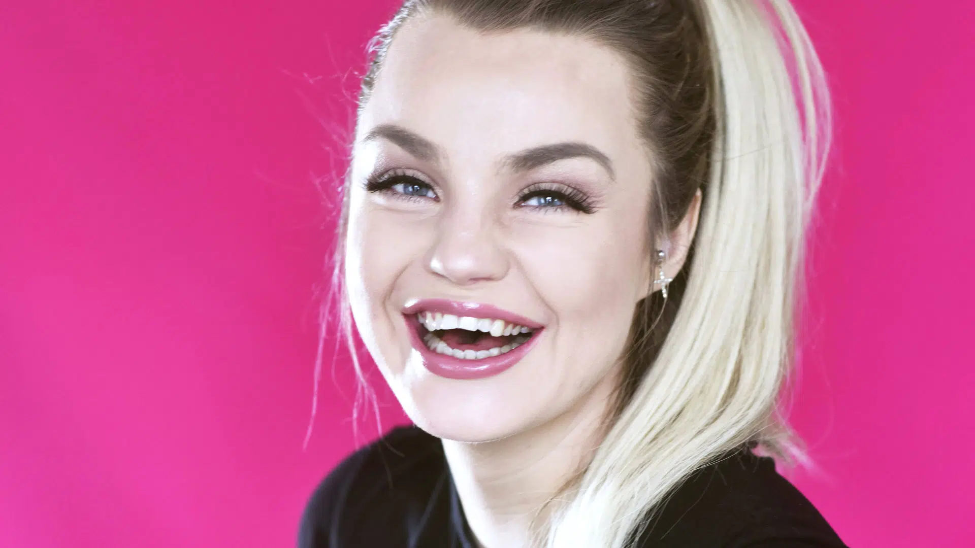 Jonna Lundell blir ofrivillig influencer när kanalen exploderar ...